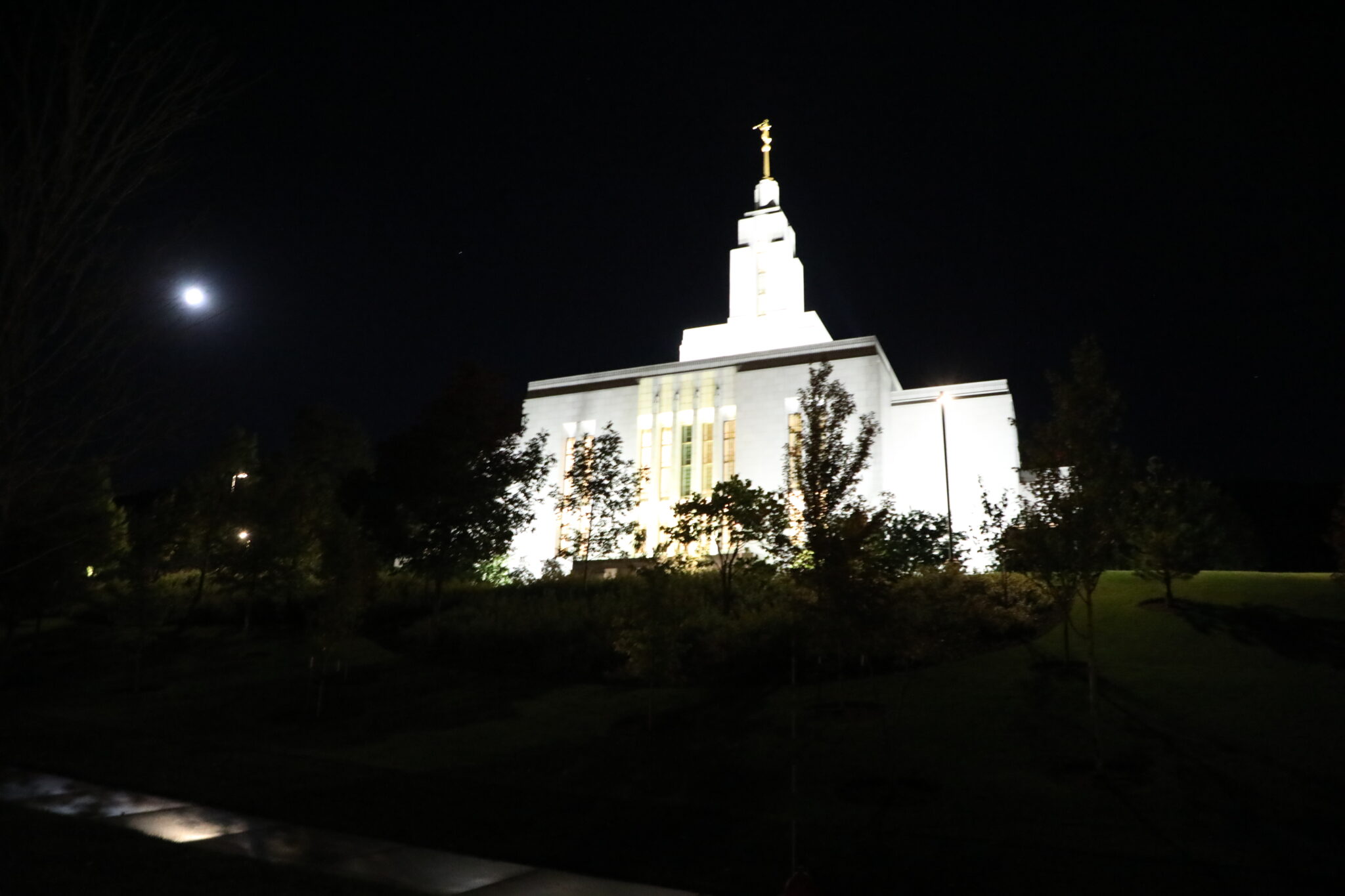 LDS Temple News Presents the Draper Utah Temple - Church of Jesus ...